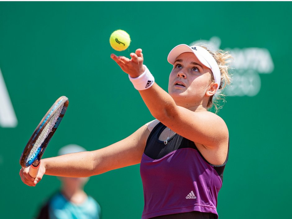 Du haut de ses 20 ans, Clara Burel entre dans le Top 100 au classement ...